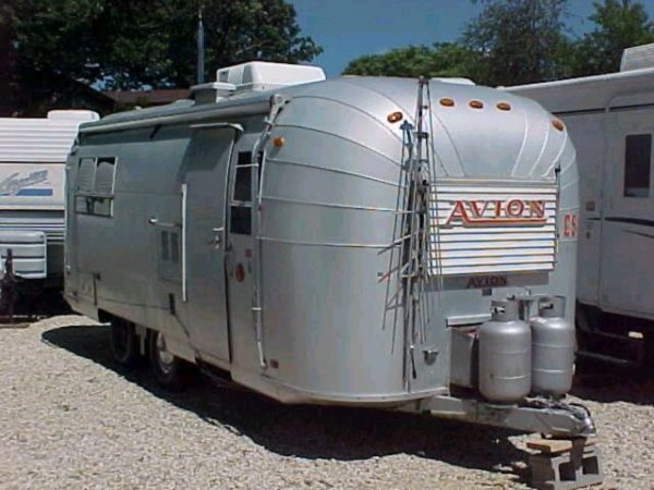 Avion – Tin Can Tourists