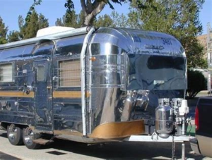 Streamline – Tin Can Tourists